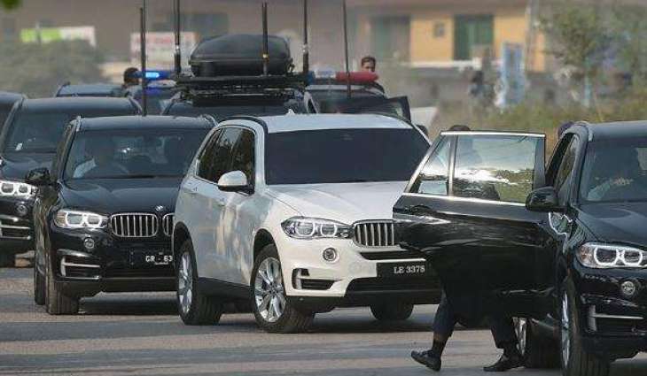 Naya Pakistan But Old Protocol: Punjab CM Arrives In THQ Hospital With ...